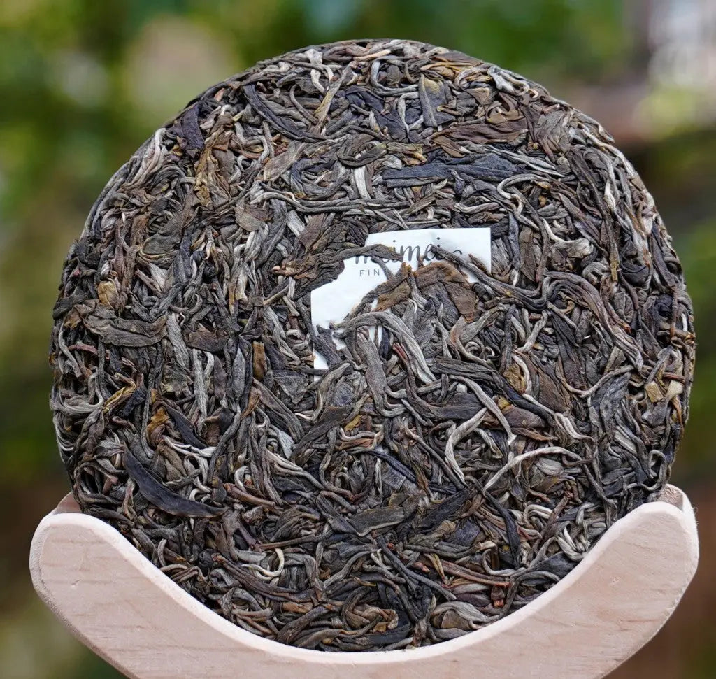 Video: How to Properly Break Off Leaves From a New Tea Cake – Meimei ...